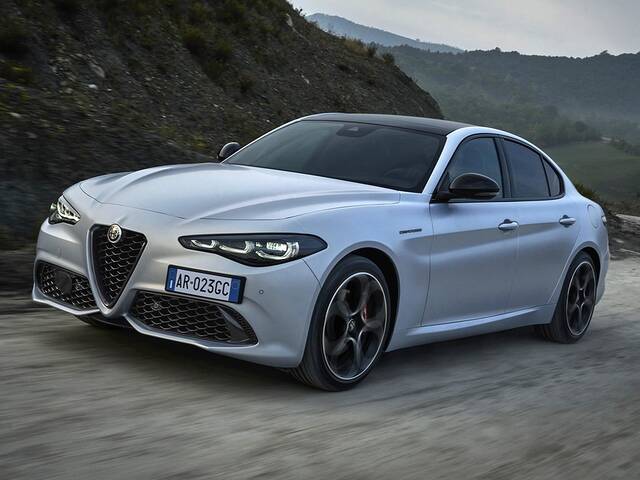 2025 Alfa Romeo Giulia Review, Ranking, Versions & Pricing | MotorDonkey