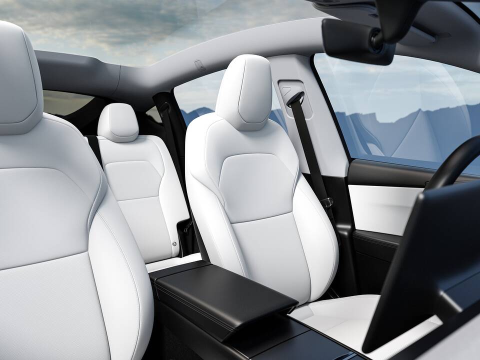 Tesla Model Y Juniper RWD belatedly debuts, 7-seater still absent ...