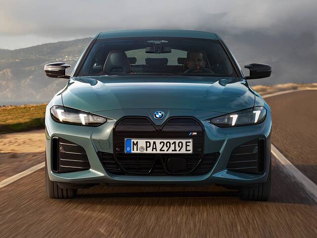 2025 BMW i4 M50 Review, Versions & Pricing | MotorDonkey