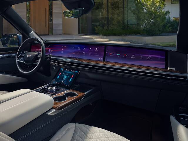 2025 Cadillac Escalade ESV Review, Ranking, Versions & Pricing ...