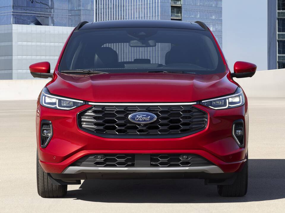 View Photos of the 2025 Ford Escape | MotorDonkey