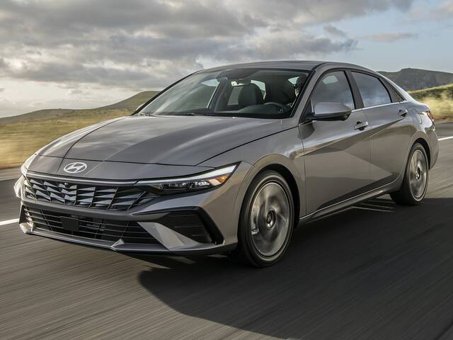 2025 Hyundai Elantra Review, Ranking, Versions & Pricing | MotorDonkey