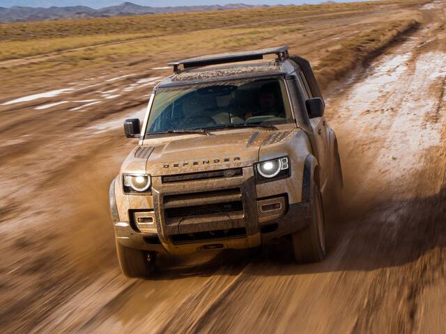 2024 Land Rover Defender Review, Versions & Pricing | MotorDonkey