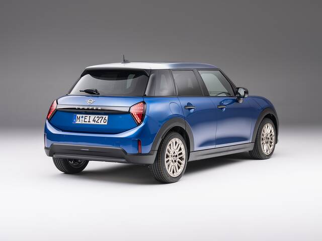 2025 Mini Cooper 4 Door Review, Versions & Pricing | MotorDonkey