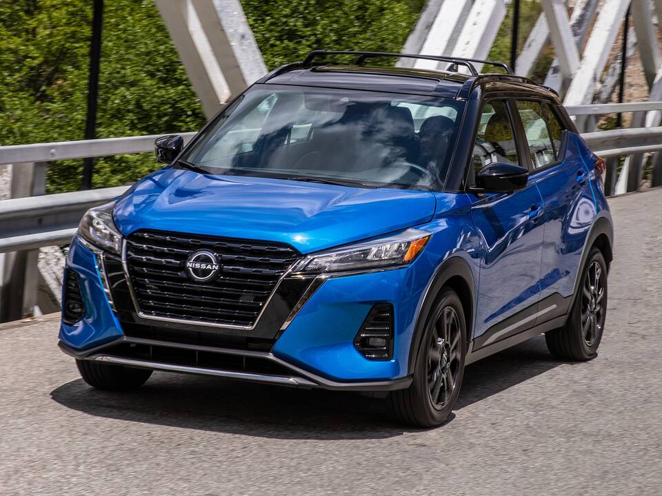 View Photos of the 2024 Nissan Kicks | MotorDonkey