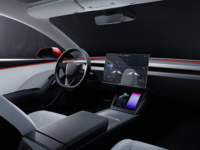 2025 Tesla Model 3 Performance Review, Versions & Pricing | MotorDonkey