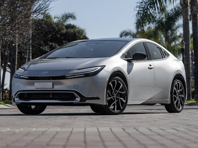 2024 Toyota Prius Prime Review, Versions & Pricing | MotorDonkey